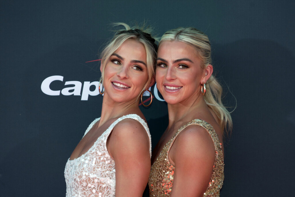 Nas fotos: Hanna Cavinder de Miami mostra como ela e Twin Haley Cavinder cuidaram de seus corpos ...