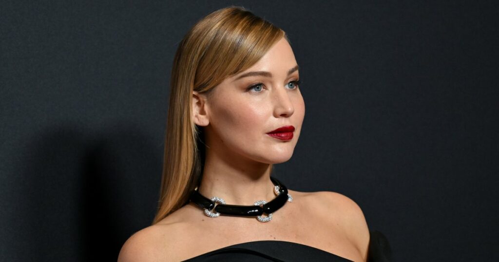 Bolsa esgotada de Jennifer Lawrence - compre o visual por US $ 26 ...